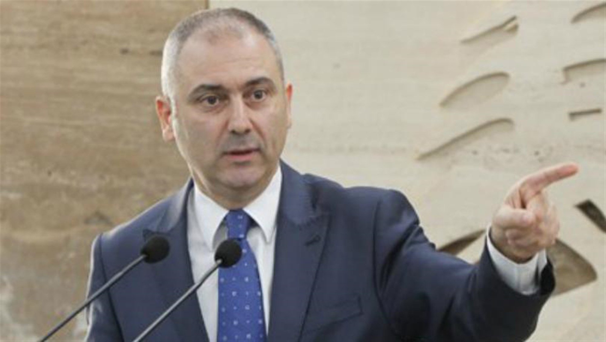 محفوض لمانشيت المساء: الشارع اللبناني صوّت ضد السلاح - Voice of Lebanon ...