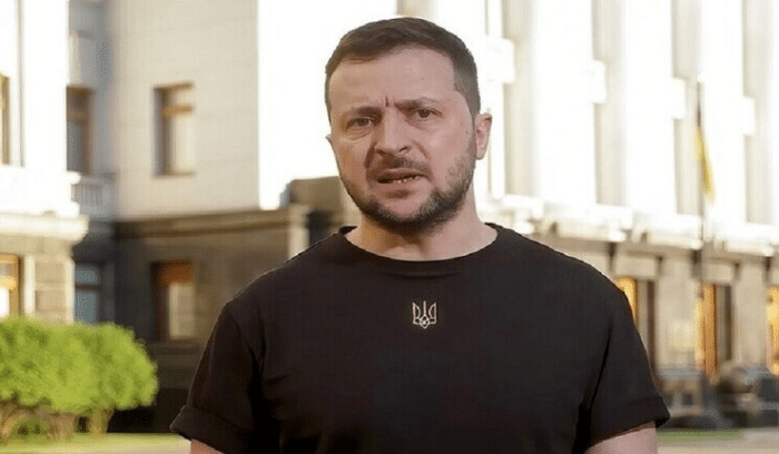 زيلينسكي يفرض عقوبات على أكثر من 190 شخصية من روسيا ودول أخرى - Voice ...